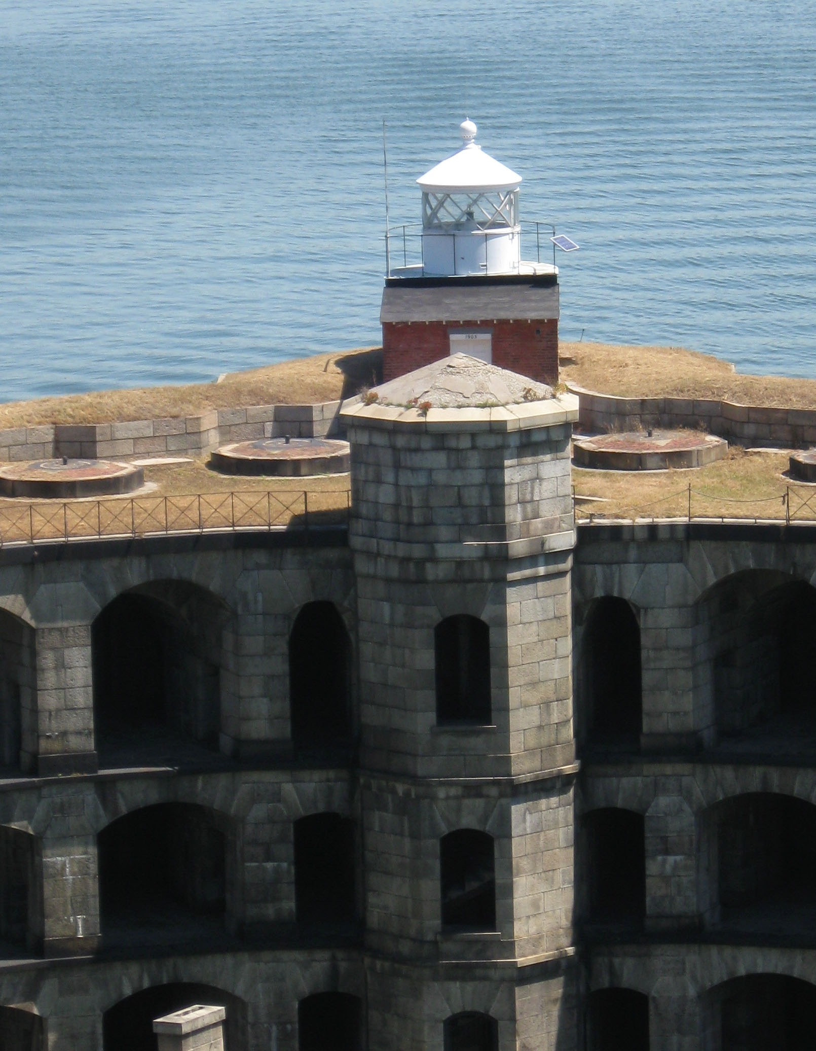 10 Local Lighthouses You Need to Visit this Summer | SI Parent