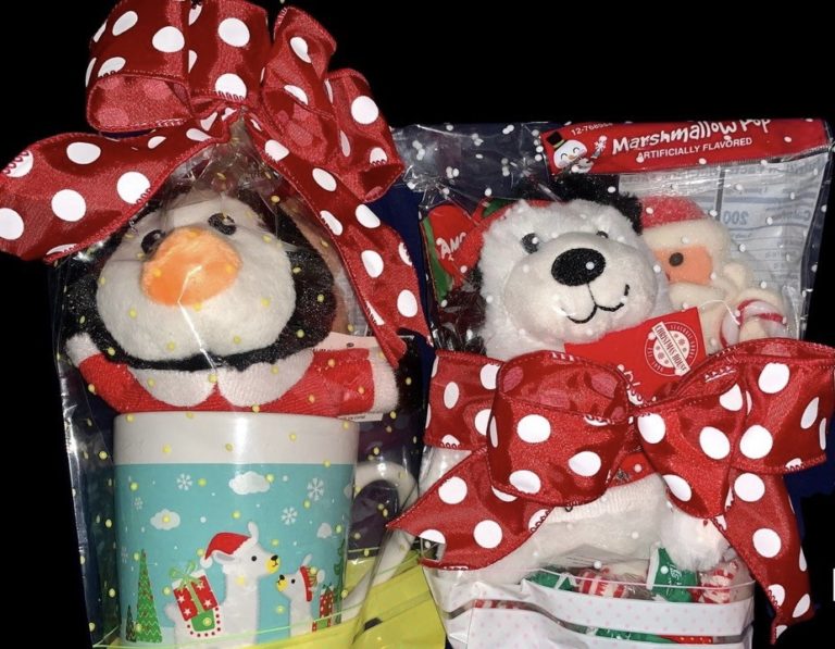 DIY Holiday Gifts Your Friends and Family Will Love | SI Parent